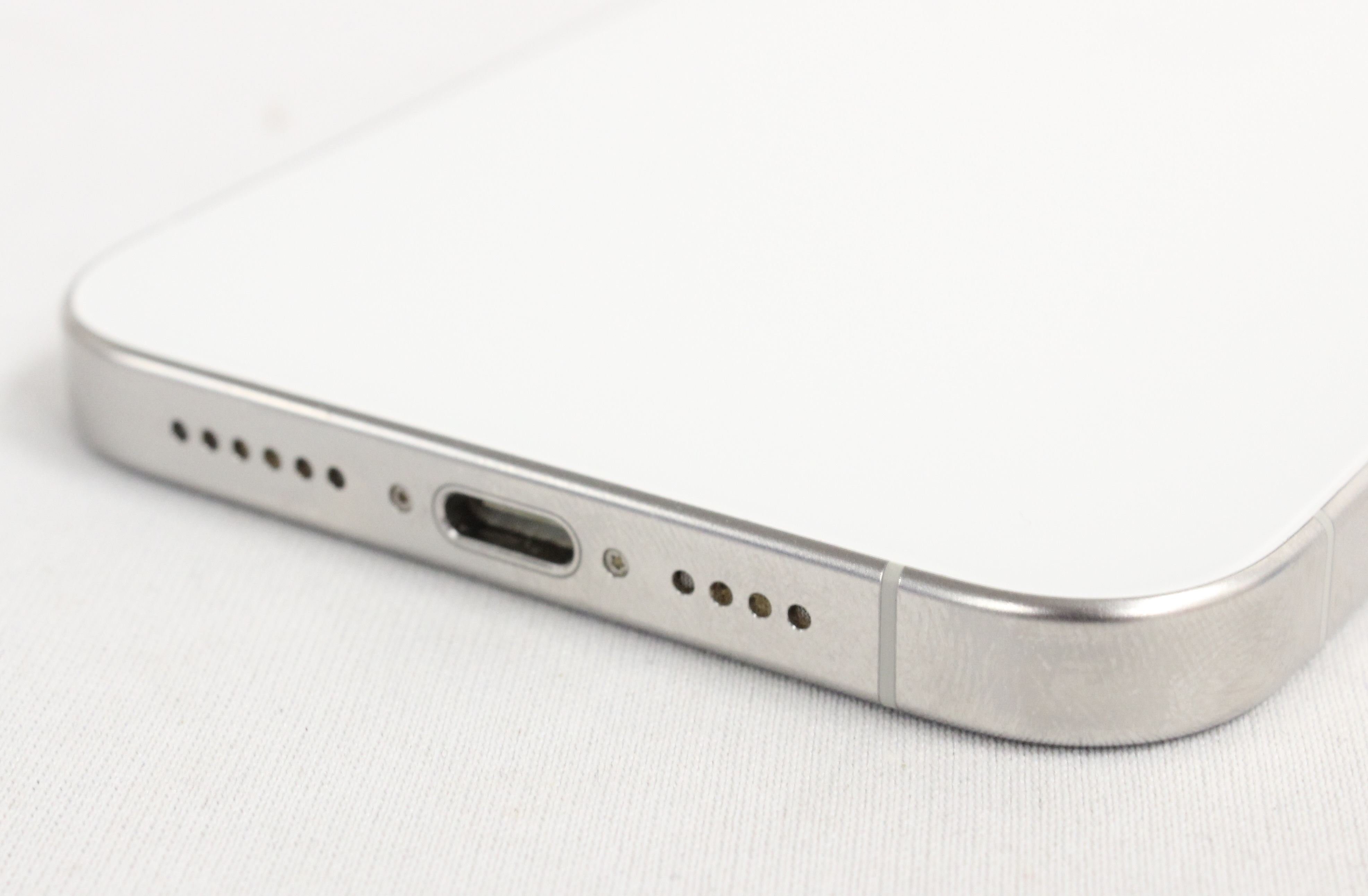 Pre-owned Apple iPhone 15 Pro Max 256GB White Titanium Smartphone ...